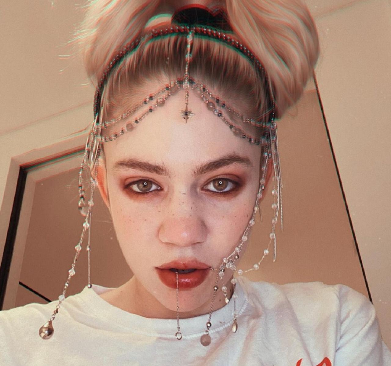 Grimes: Vancouver's outrageous singer - vancouveranka.com